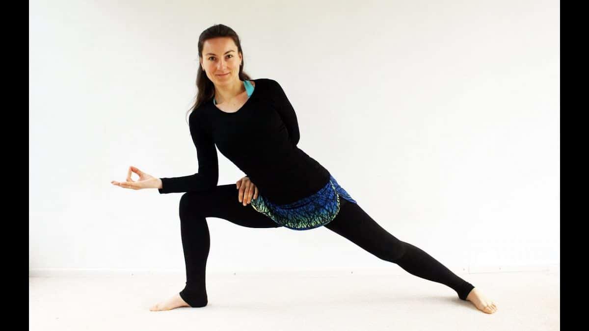 Ropa de mujer para Yoga, enterizo de pantalón y camiseta con mangas.