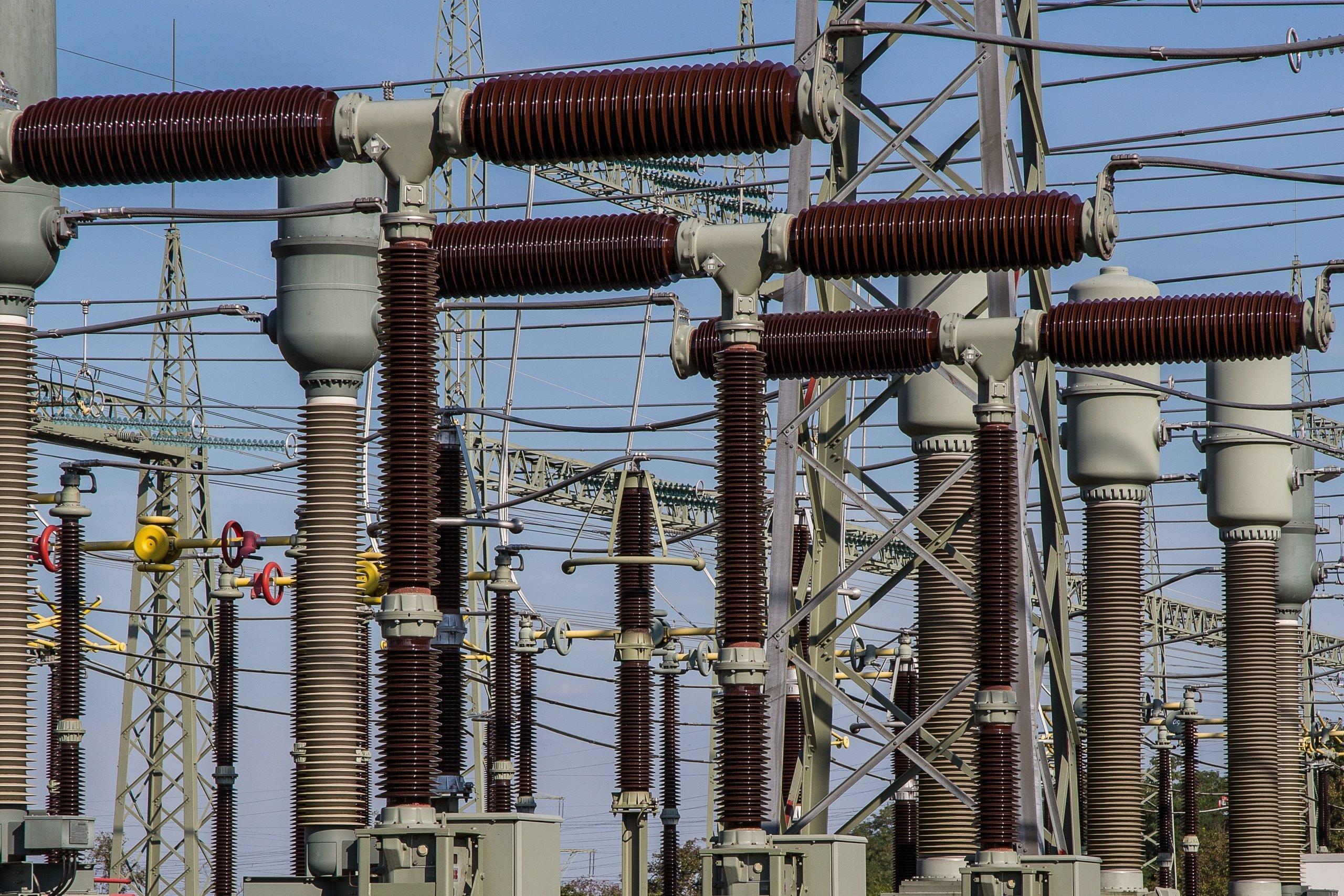 Transformadores: la Ciencia Práctica del Electromagnetismo